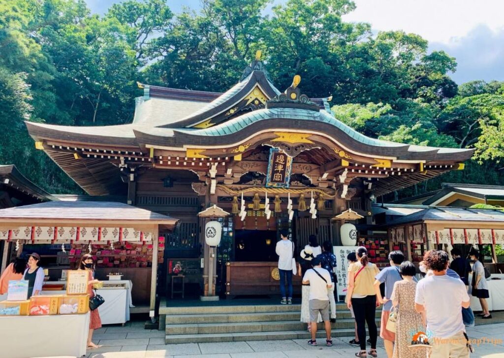 Visit Enoshima Island - WarmCheapTrips