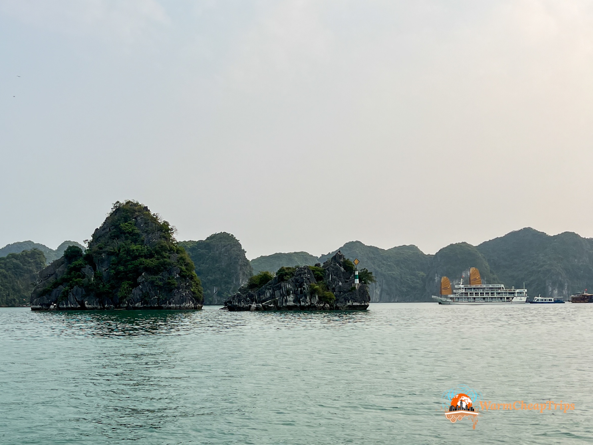 Visit HaLong Bay: things to know for a concious choice - WarmCheapTrips