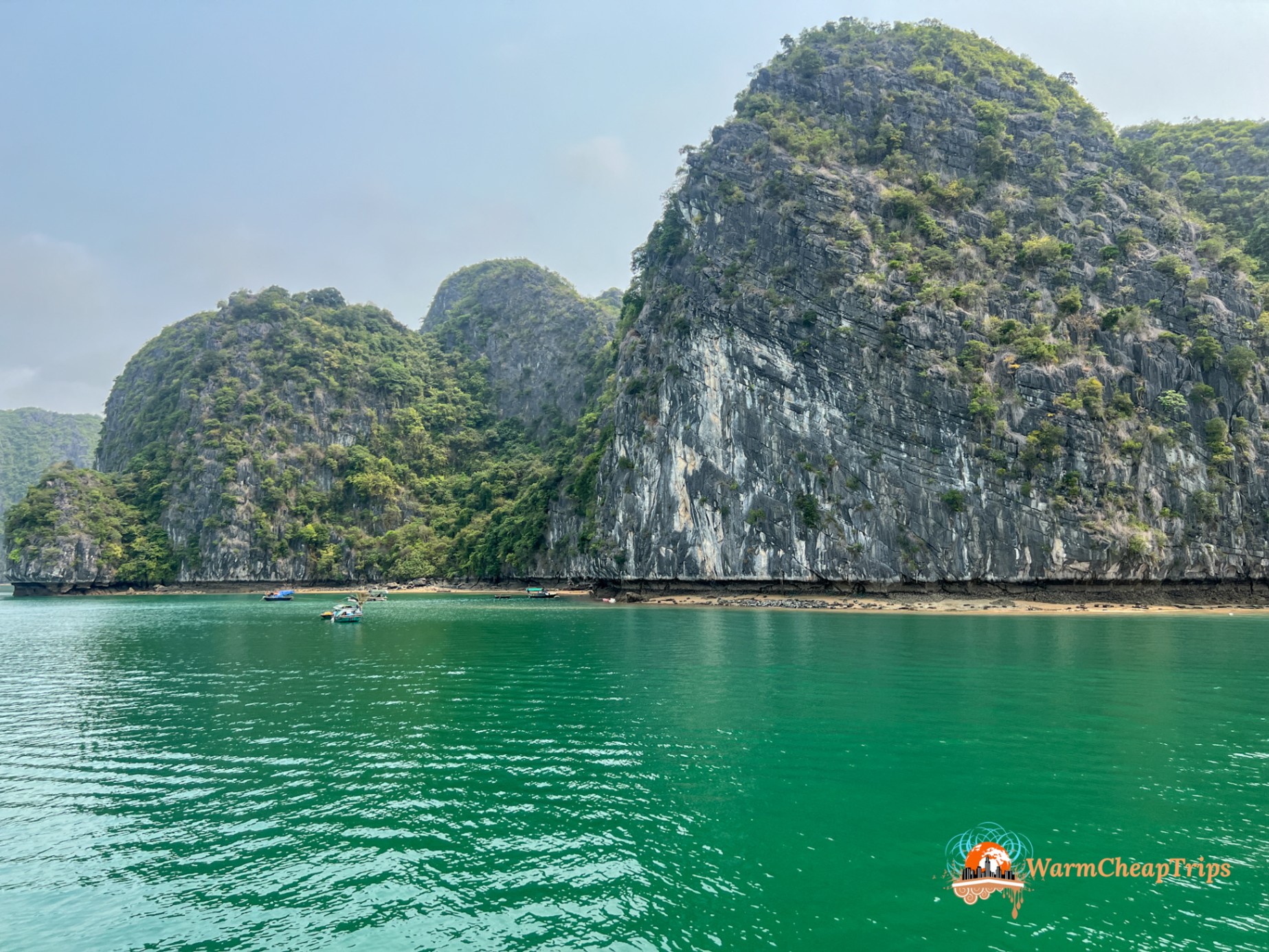 Visit HaLong Bay: things to know for a concious choice - WarmCheapTrips