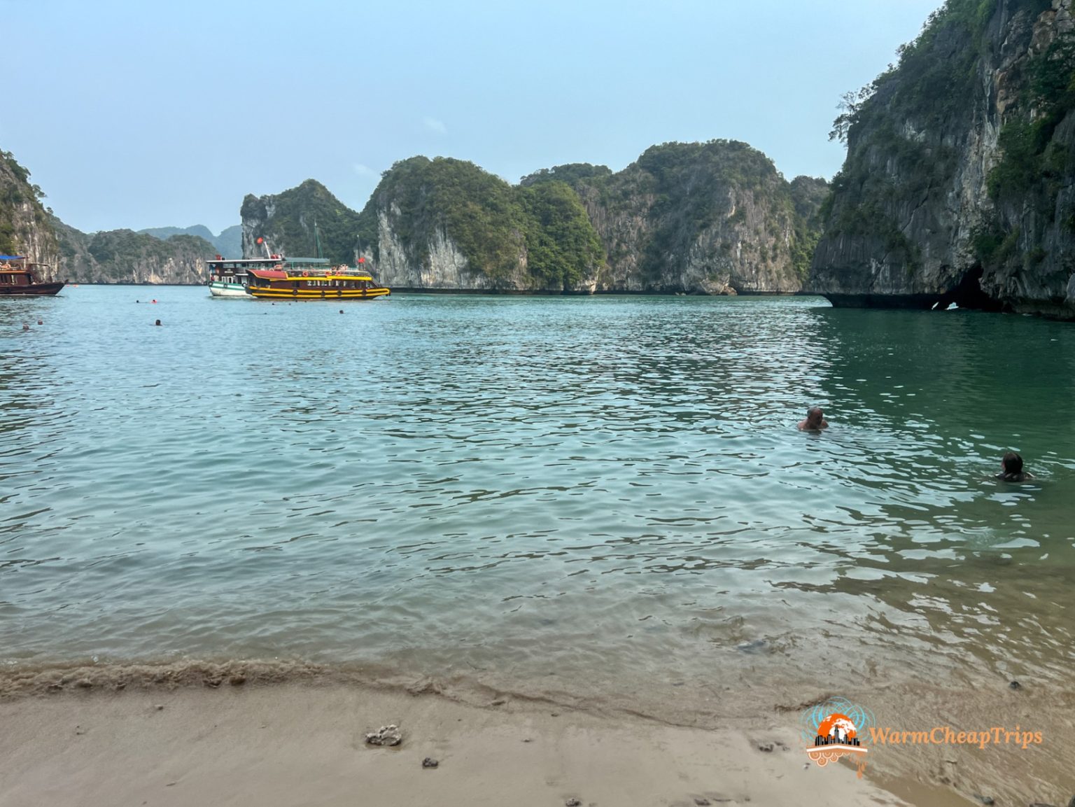 Visit HaLong Bay: things to know for a concious choice - WarmCheapTrips