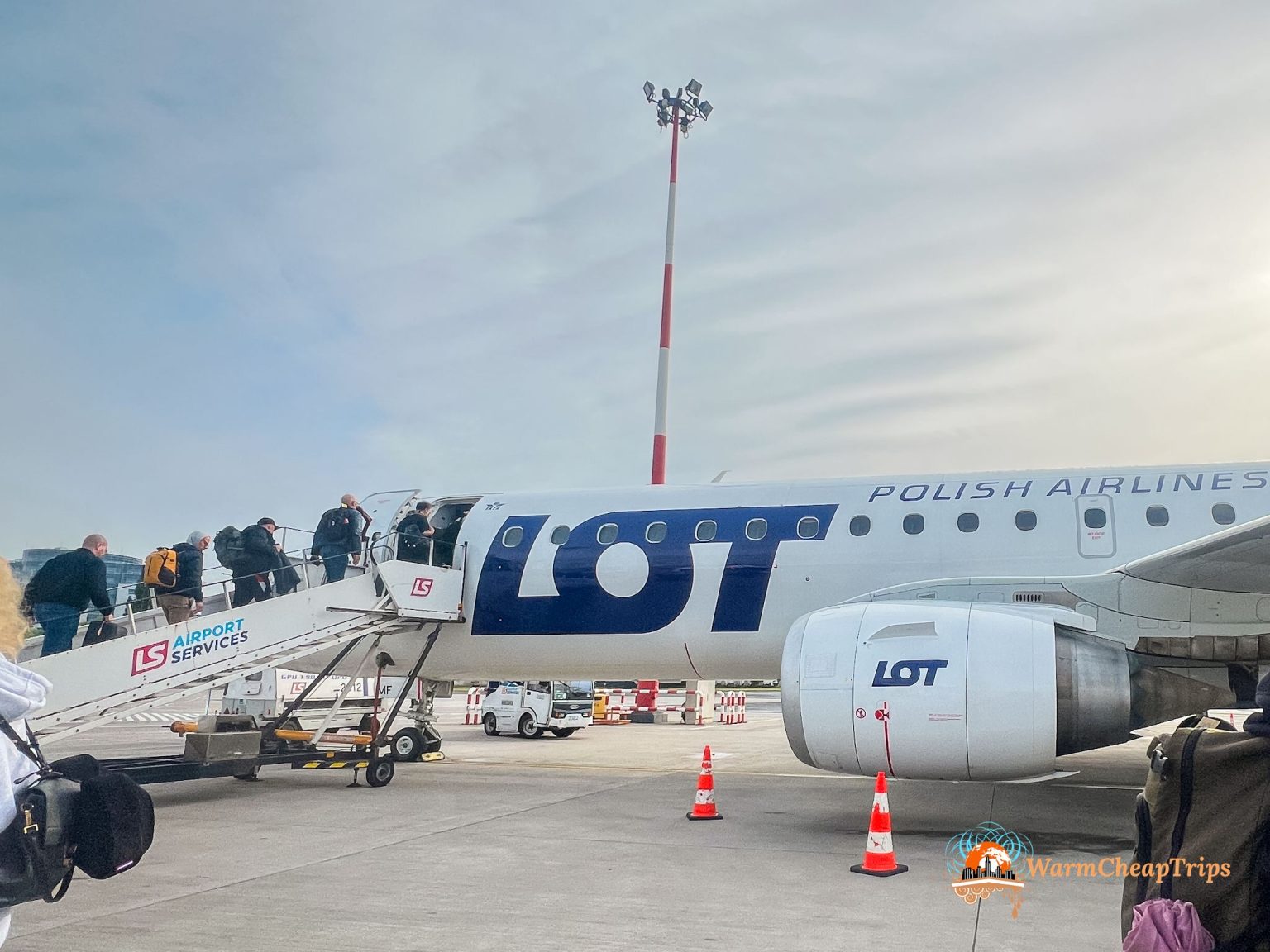 Flying with LOT Polish Airlines - my experience - WarmCheapTrips